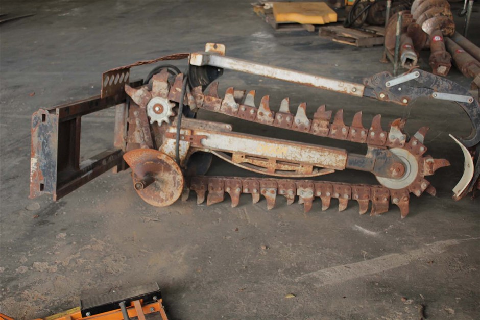 Digga Heavy Duty Trencher Tungsten Tipped Chain Suit Skid Steer Auction ...