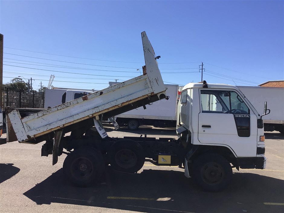 1999 Daihatsu Delta LT 4 x 2 Tipper Truck Auction (0007-5053966) | Grays Australia