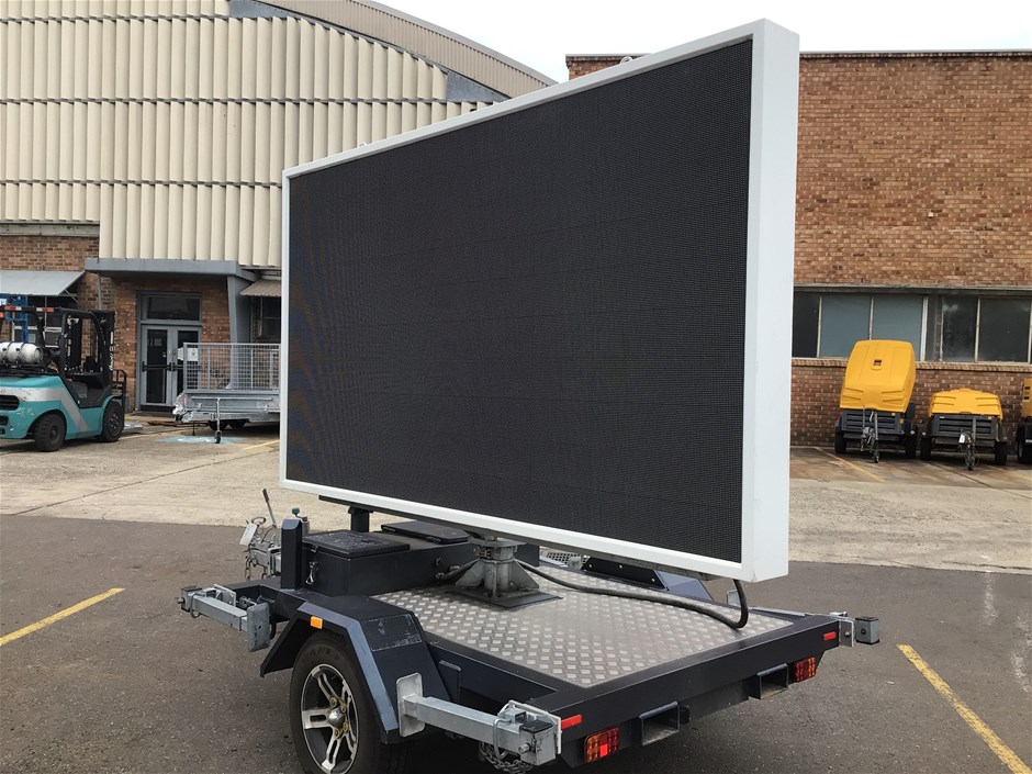 2019 Voxson V7 Single Variable Message Sign Trailer Auction (0011 ...