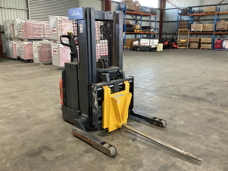 Linde EWX30 Walkie Stacker Auction (0016-8017875) | Grays Australia