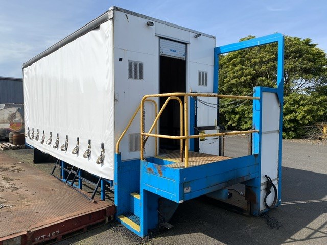 2016 Custom Gas Cylinder Transport Curtainsider Body Auction (0018 ...