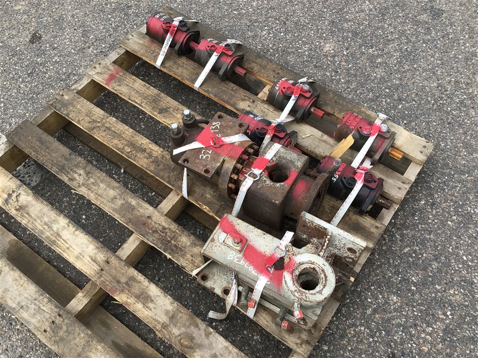 Qty 6 x Hydraulic Motors & 2 x Sandvik Cable Cutters Auction (0230 ...