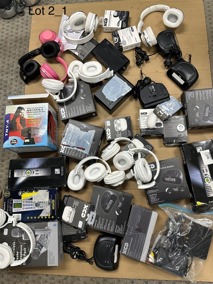 Box of electronics Auction (0002-2555482) | Grays Australia