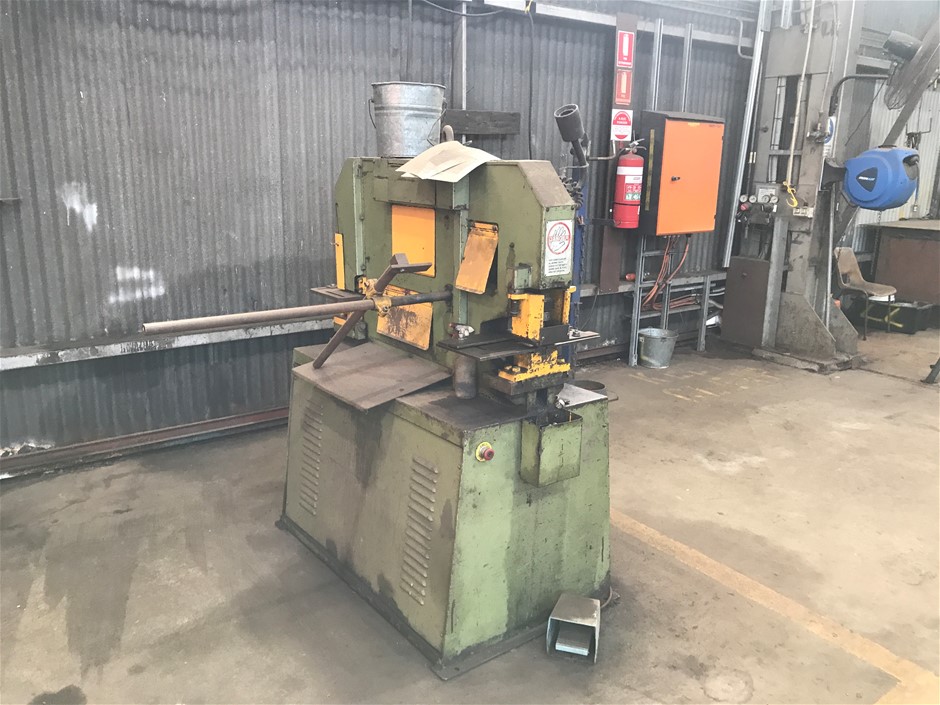 1 x Metalmaster Hydraulic Iron Worker Auction (0005-3026814) | Grays ...