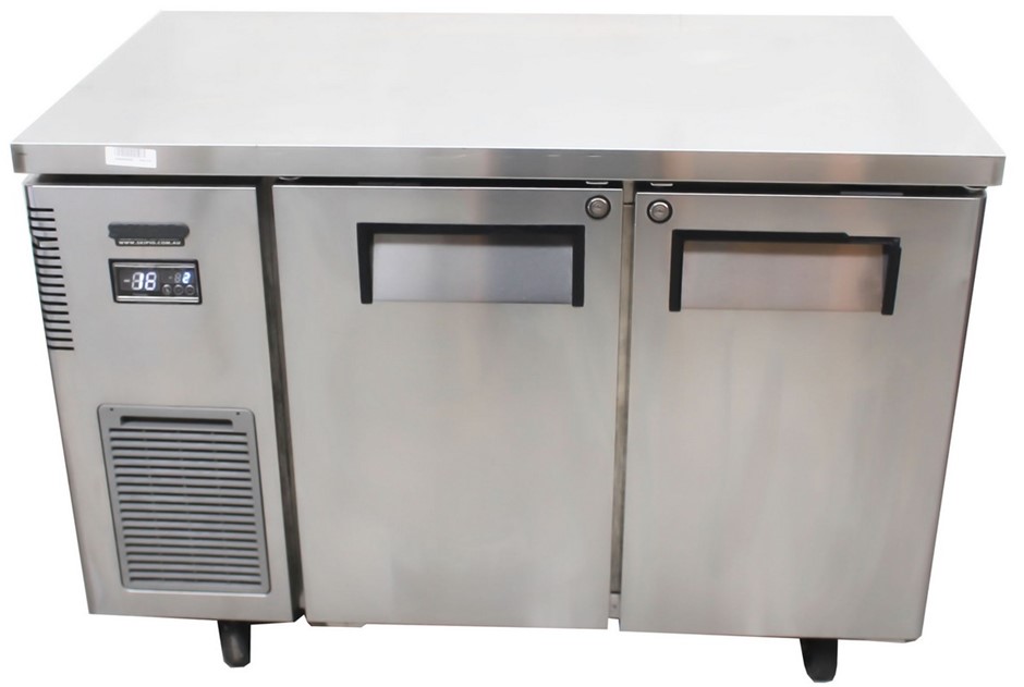 SKIPIO UNDER COUNTER 2 DOOR FREEZER Auction (0042-5054262) | Grays ...