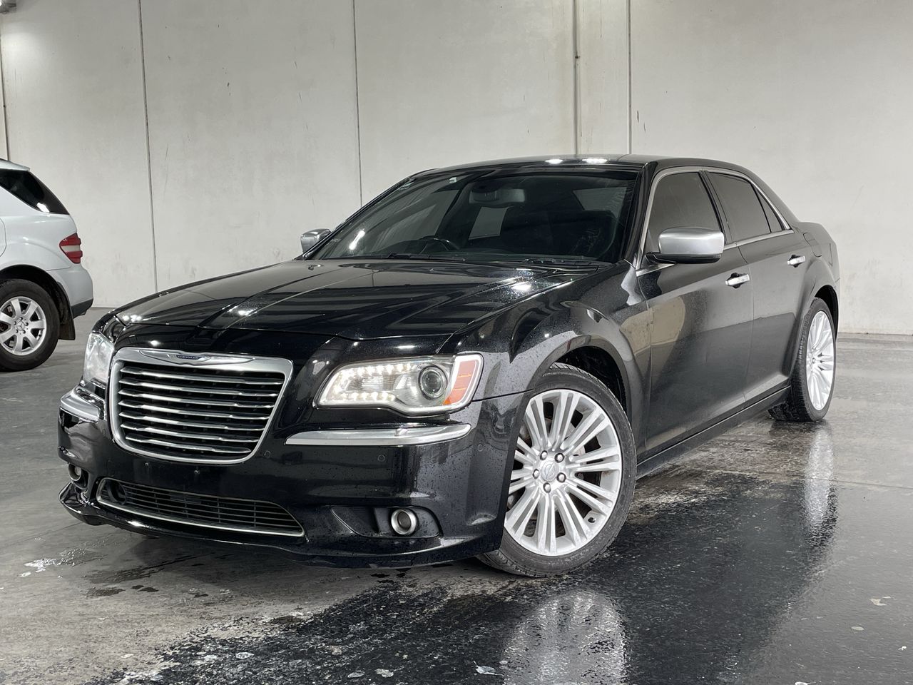 Chrysler 300 C LUXURY LX Turbo Diesel Automatic Sedan Auction (0001 ...