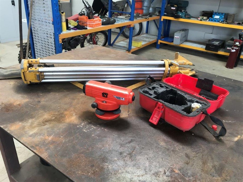 1 x Dumpy Level with Tripod and Staff Auction (0080-3027099) | Grays ...