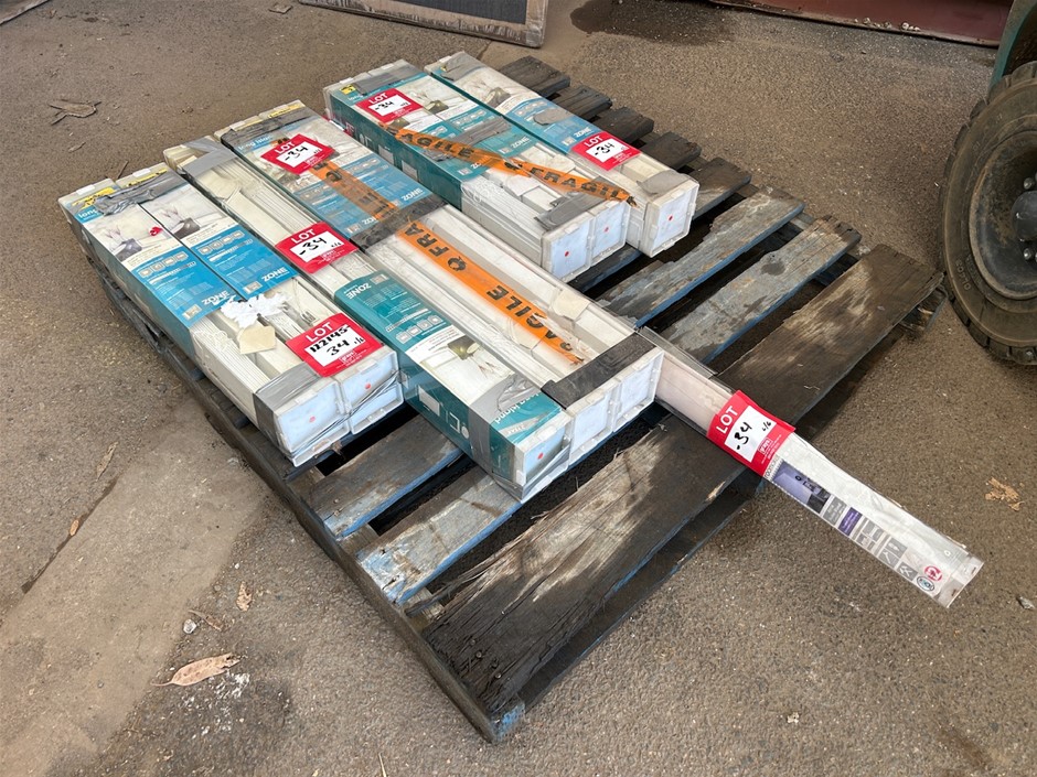 6 x Assorted Roller & Venetian Blinds Auction (0034-3027290) | Grays ...