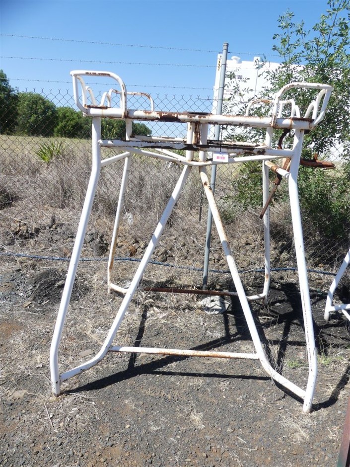1000 Lt Suspended Shuttle Stand Auction (0028-5054458) | Grays Australia