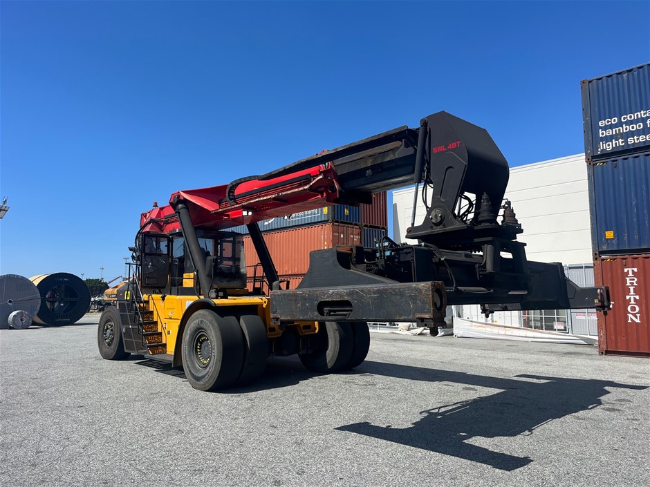 2013 Sany RSC45C2 Reach Stacker with Spreader Bar Attachment Auction ...