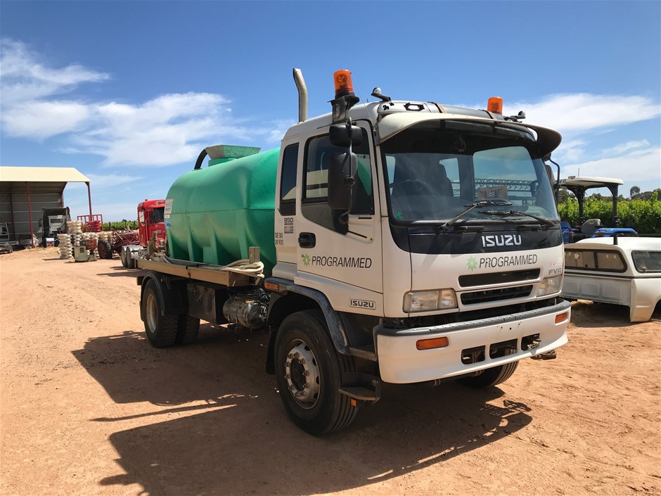 2000 Isuzu FVR 950 Medium 4 x 2 Water Truck Auction (0020-3027465 ...