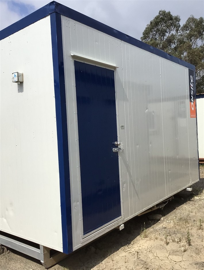 Toilet Block - 4.2m x 2.4m - Male (Dandenong South) Auction (0010 ...