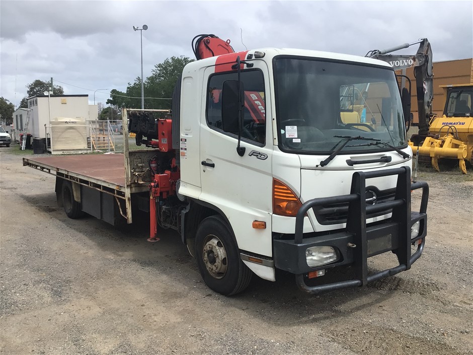 2005 HINO FD 4 x 2 Crane Truck Auction (0002-7048641) | Grays Australia