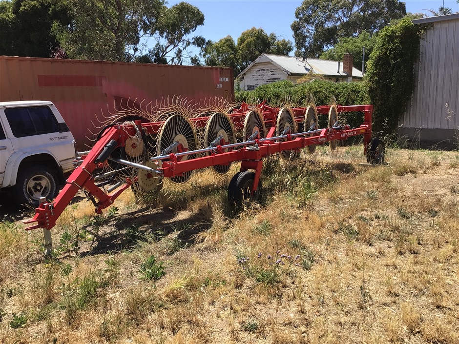Enorossi - Easy Rake 12 Auction (0028-3028388) | Grays Australia