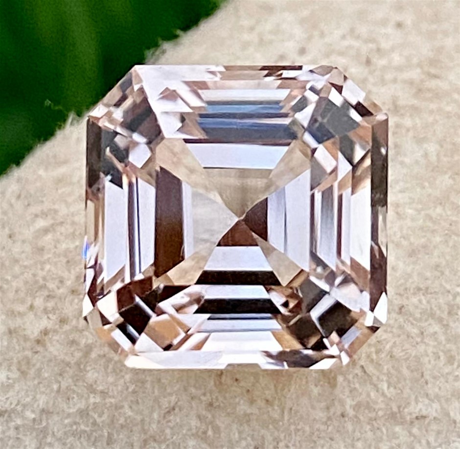 10.00 Carats Imperial Rose Gold Topaz Auction (0001-2556574) | Grays ...