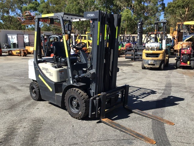 2018 Crown CD25GP Counterbalance 2.5T Diesel Container Mast Forklift ...