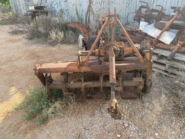 Qty of 2 Howard Selectatilth Tillers Auction (0017-8018218) | Grays ...