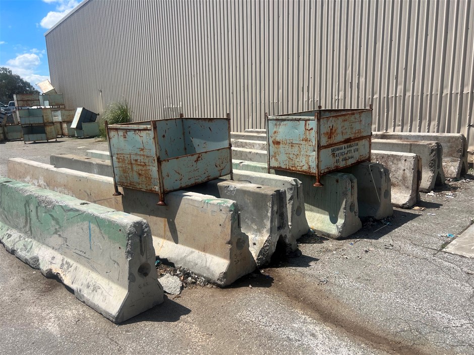 8 x Freeway Barriers and 1 x half Freeway Barrier Auction (0125-3027853) | Grays Australia