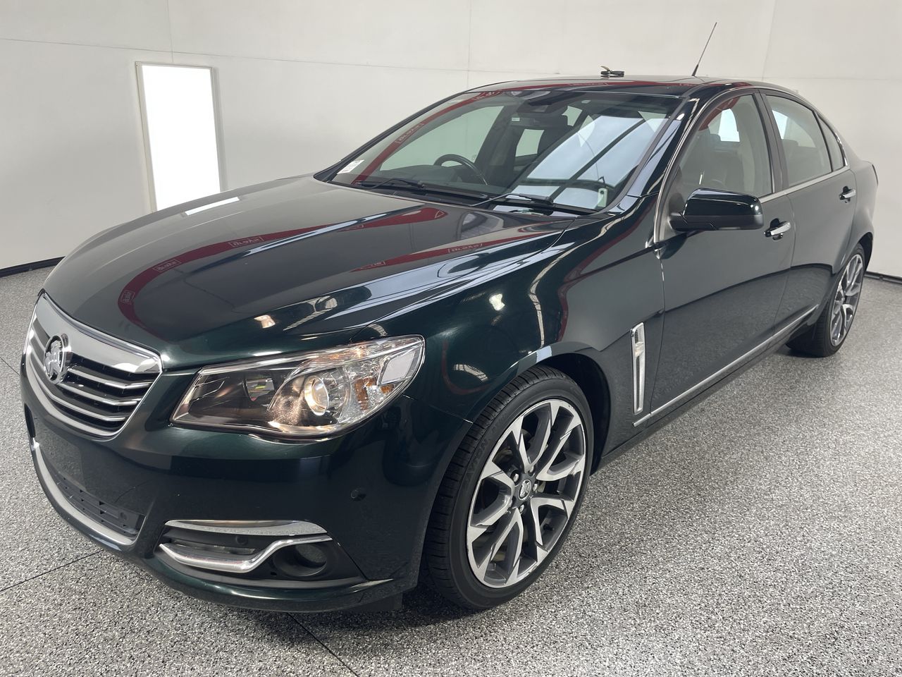 2015 Holden Calais V VF Automatic Sedan Auction (0001-50507178) | Grays ...