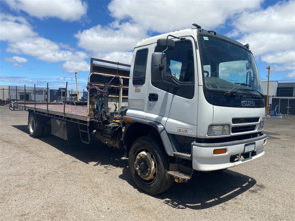 2006 Isuzu FTR 900 4 x 2 Tray Body Truck