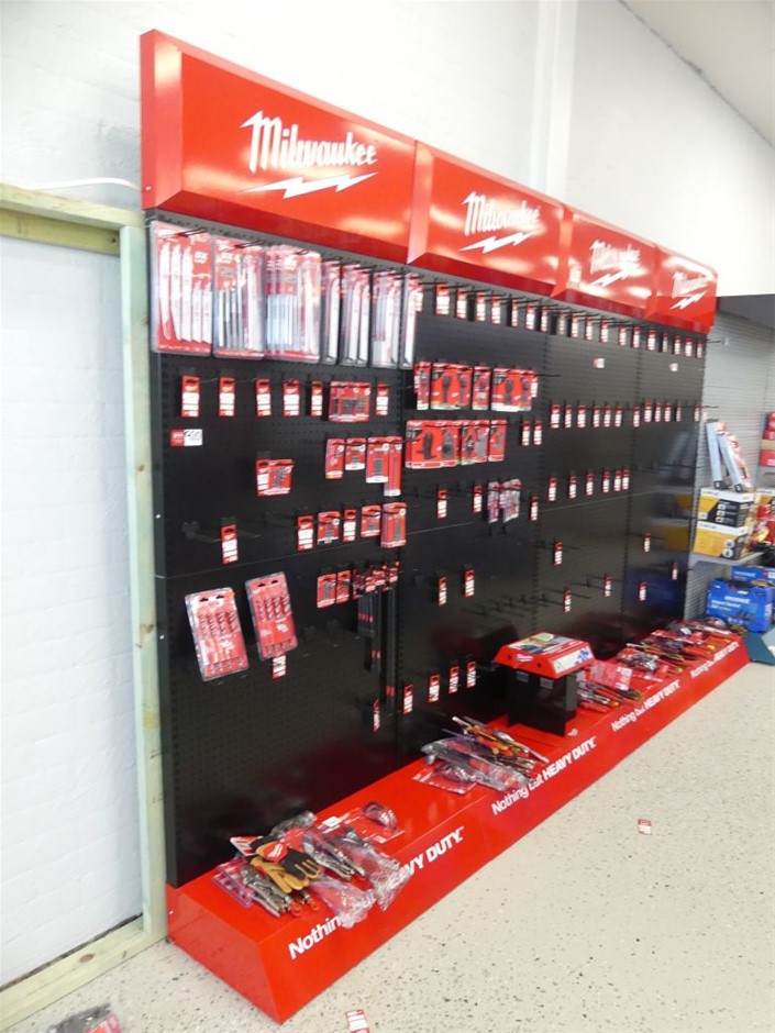 Milwaukee Metal Display Shelving Units Auction (0920-5055238) | Grays ...