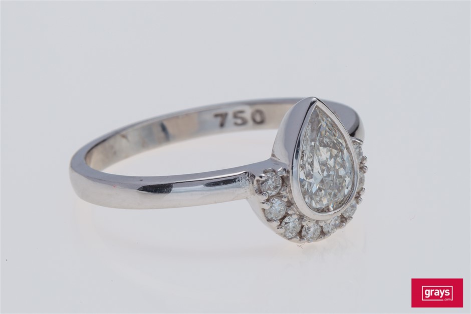 18CT WHITE GOLD WITH PEAR SHAPED DIAMOND CENTRE Auction (0409-5055351 ...