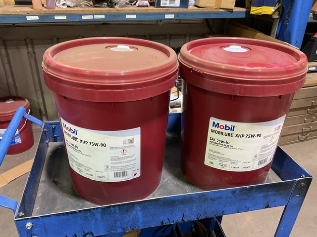 2 x Mobil XHO 75W-90 Gear Oil - 20Ltr Auction (0021-9048438) | Grays ...