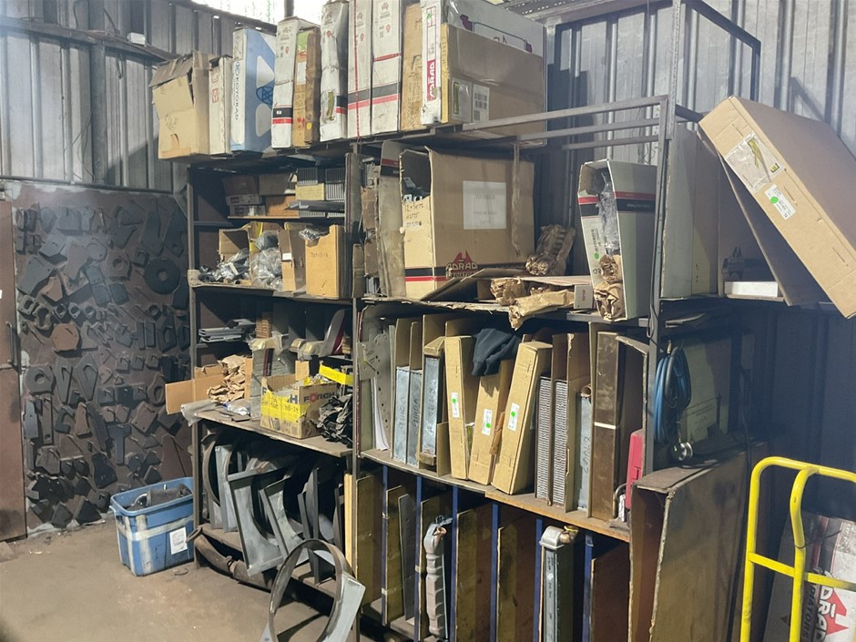 Large Assortment of Radiators, Fittings & Brackets Auction (0176 ...