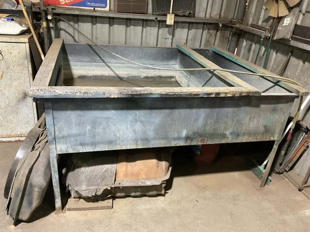 Radiator Testing Tub On Stand Auction (0177-9048438) | Grays Australia