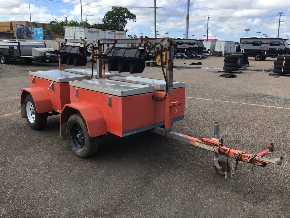 Qty 2 x 2011 Trailer Factory HD Traffic Control Unit Trailer Auction ...