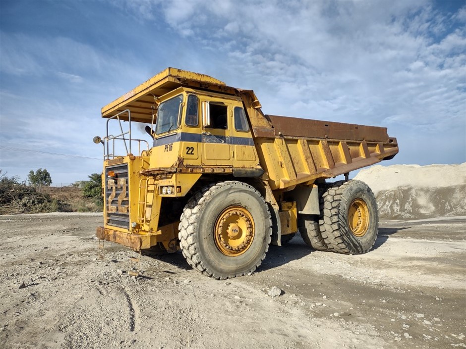 1989 Komatsu HD465-3 Rigid Dump Truck Auction (0002-3028279) | Grays ...