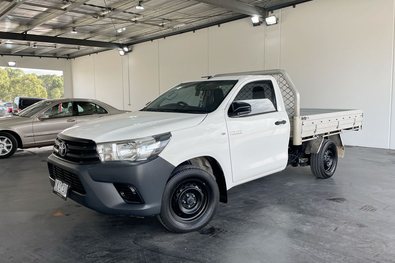 2017 Toyota Hilux 4X2 WORKMATE GUN122R Turbo Diesel Manual Cab Chassis ...