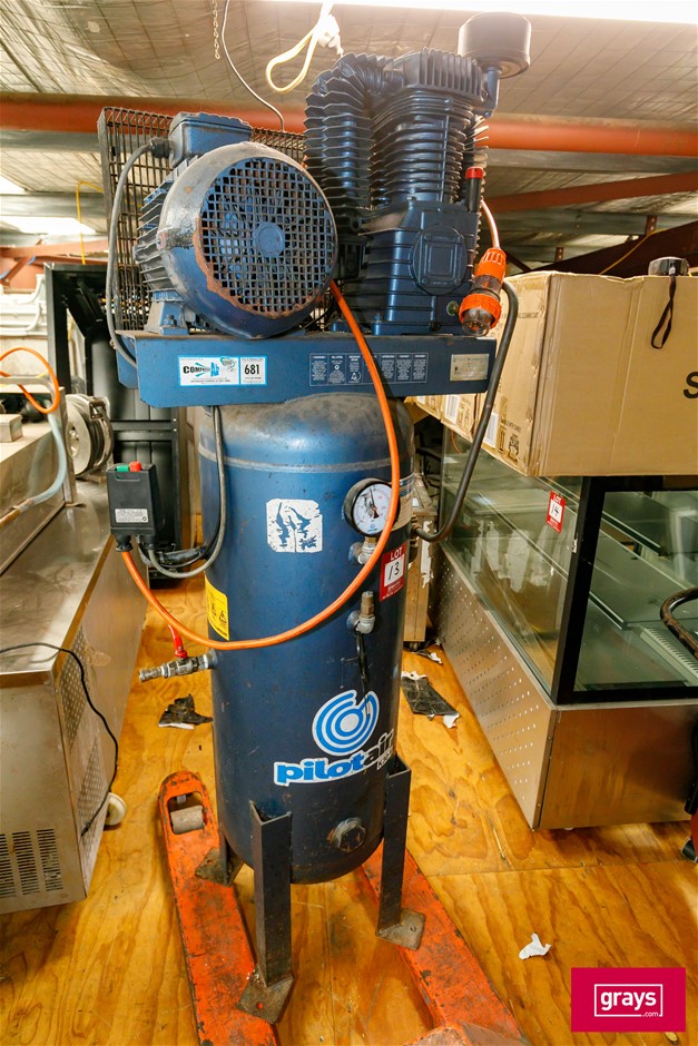 PILOTAIR K30-V Top-Mount Air Compressor Auction (0004-5055672) | Grays ...