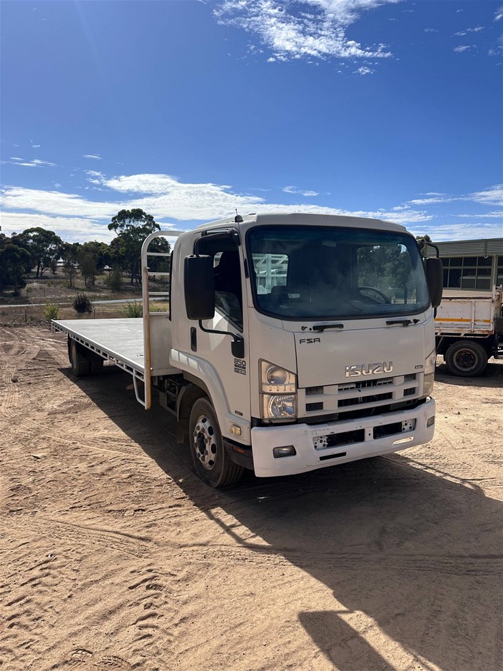 2010 Isuzu FH FSR850 4 x 2 Tray Body Truck Auction (0003-3028402 ...