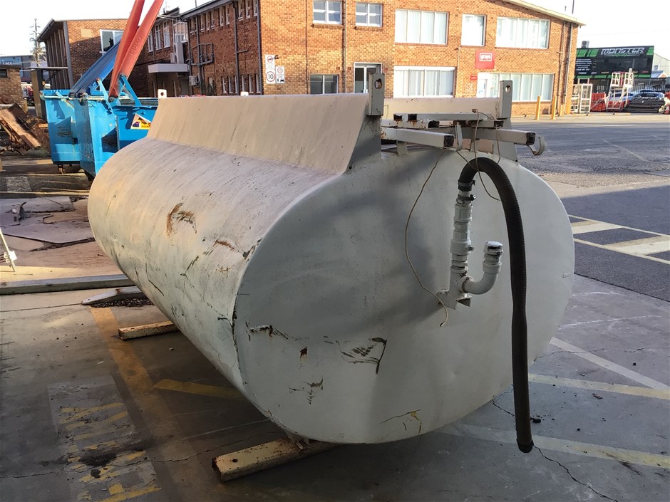 Water/Fuel Tank Auction (0012-5055831) | Grays Australia