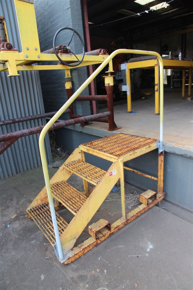 3-Step Steel Access Platform with Handrails Auction (0082-5055707 ...