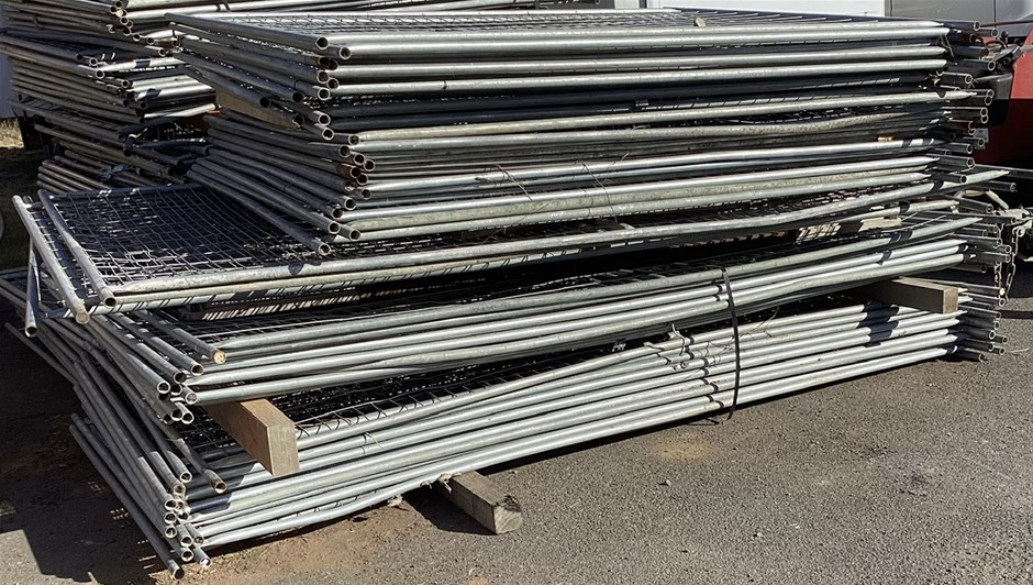 1 x stack Assorted Aluminium Temporary Fencing Mesh Auction (0526 ...