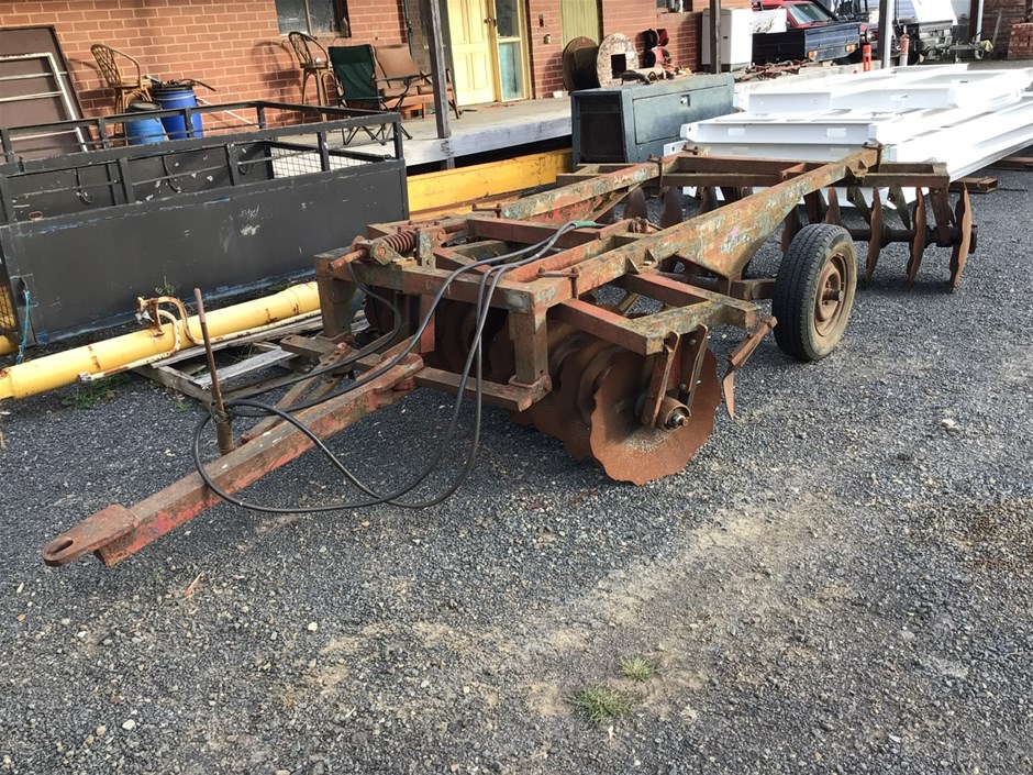 1 x Large Trailing Disc Plow Auction (0002-3028601) | Grays Australia