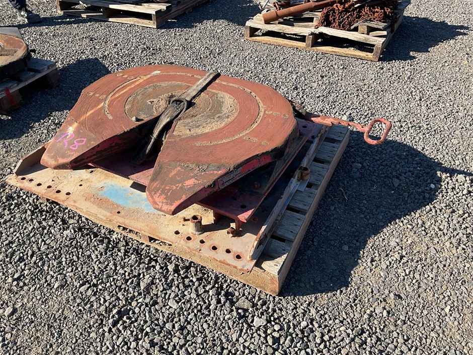 Jost Fifth Wheel and Base Plate Auction (0128-3028913) | Grays Australia