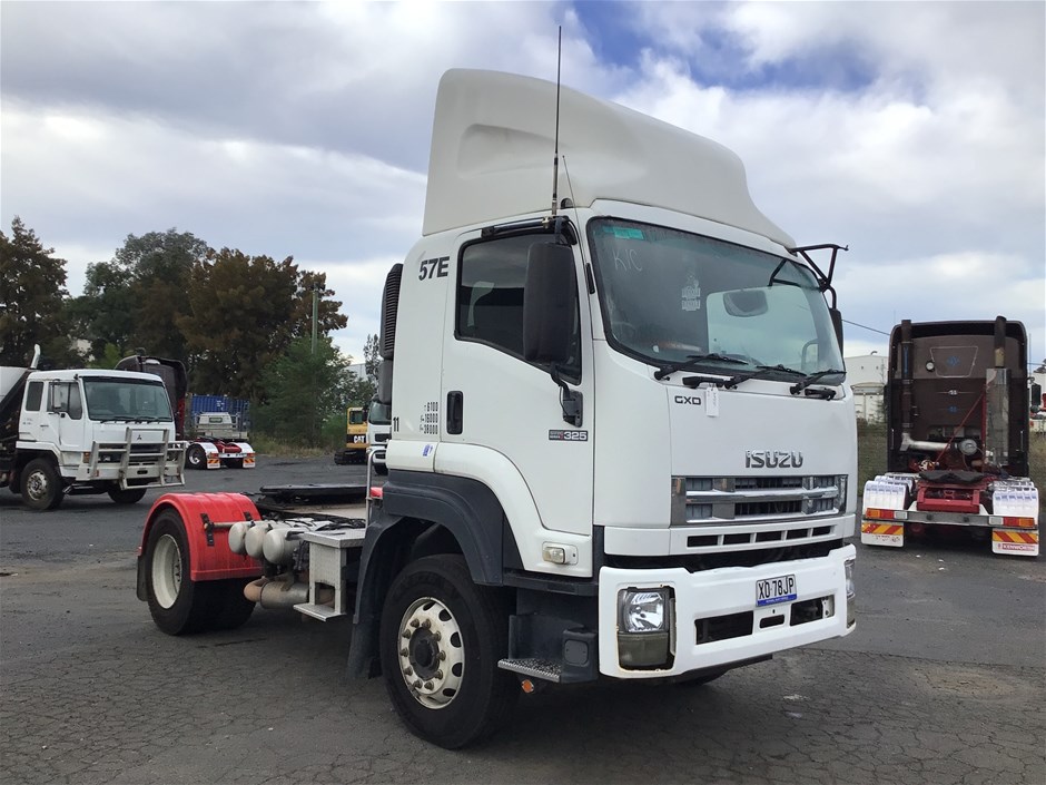 2009 Isuzu FH GXR Sitec 325 Series2 4 x 2 Prime Mover Truck Auction ...