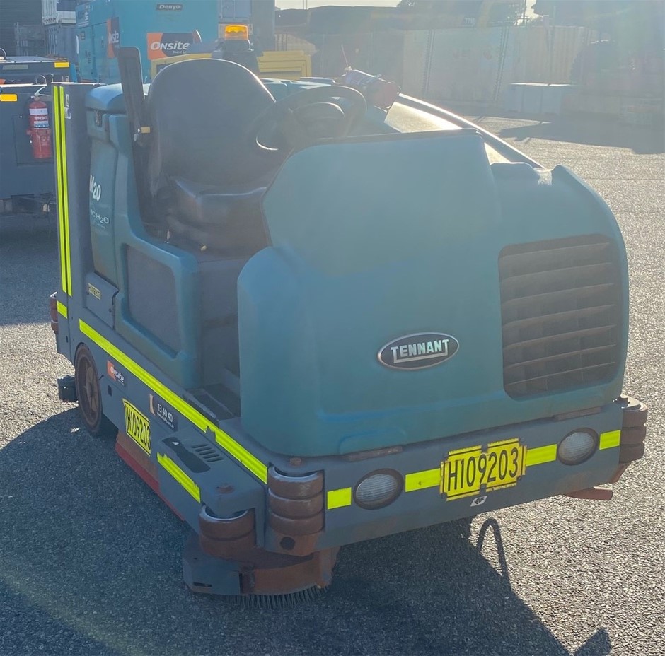 2020 TENNANT M20 Ride on Sweeper Scrubber - 1,020mm - Diesel (KWINANA ...