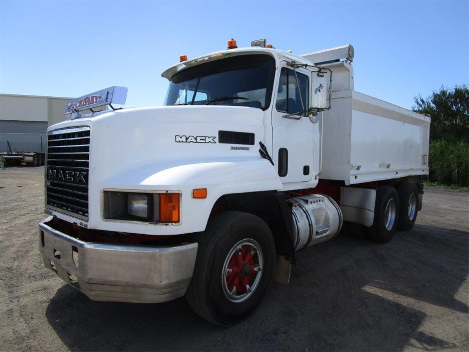 Mack Fleetliner 6 x 4 Tipper Truck Auction (0004-7050755) | Grays Australia