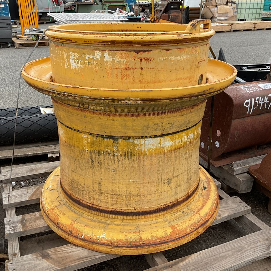 Komatsu Moxy HM400-5 Rim Auction (0006-9050524) | Grays Australia