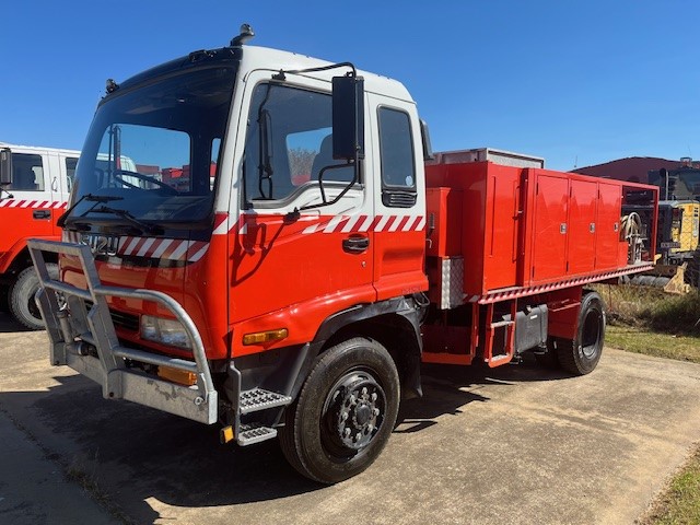 1996 Ex RFS Isuzu Fire Truck Auction (0001-5056362) | Grays Australia