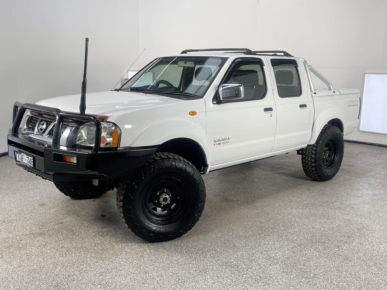 2004 Nissan Navara ST-R 4X4 DOUBLE CAB D22 Turbo Diesel Manual Dual Cab ...
