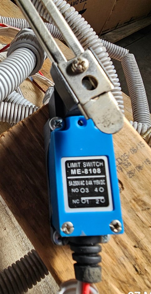 5 x Limit Switches Auction (0008-3029117) | Grays Australia