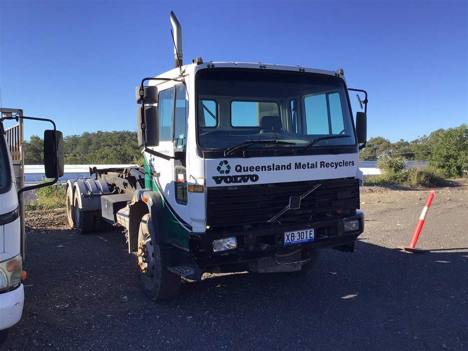 2000 Volvo FL6 26 6 x 4 Hooklift Truck Auction (0025-7051716) | Grays Australia