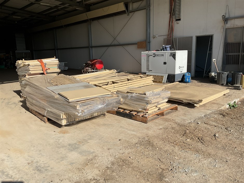 Quantity Of Metroshelf metal Shelving Auction (0060-3029229) | Grays ...