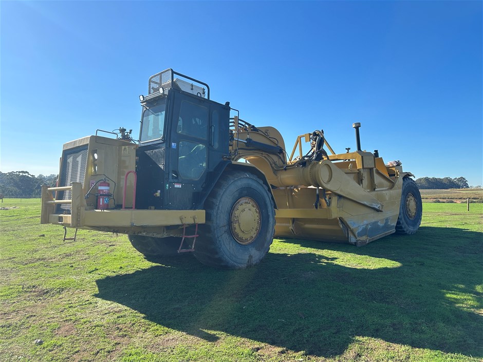 Caterpillar 637D Auger Elevator Mobile Scraper (Open Bowl) Auction ...