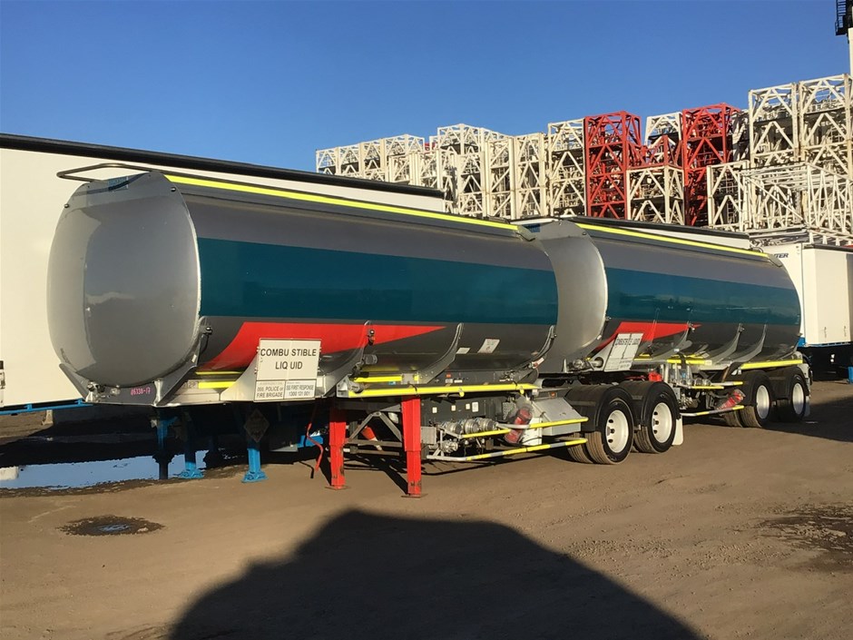 2002 Holmwood Highgate BS32 Tandem Fuel Tanker A and B Double ...